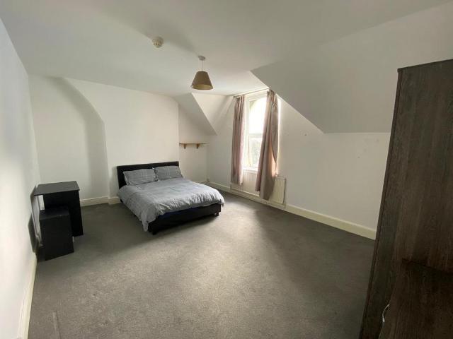 1 bedroom house share to rent