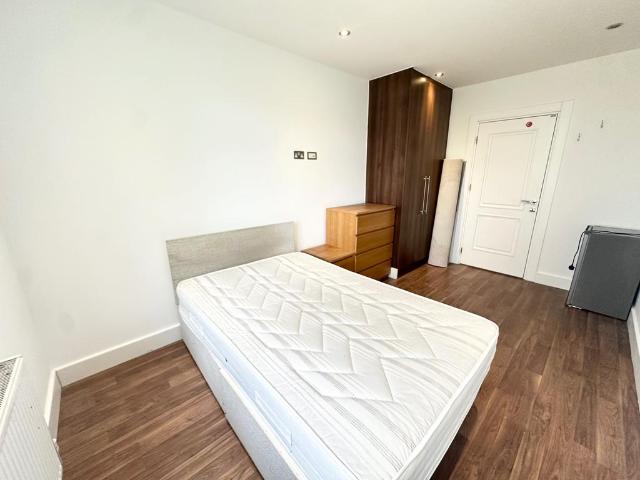 1 bedroom house share to rent