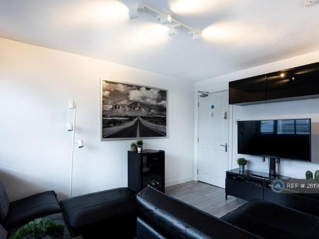 1 bedroom house share to rent