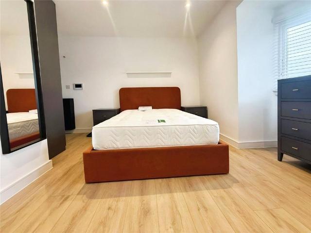 1 bedroom house share to rent