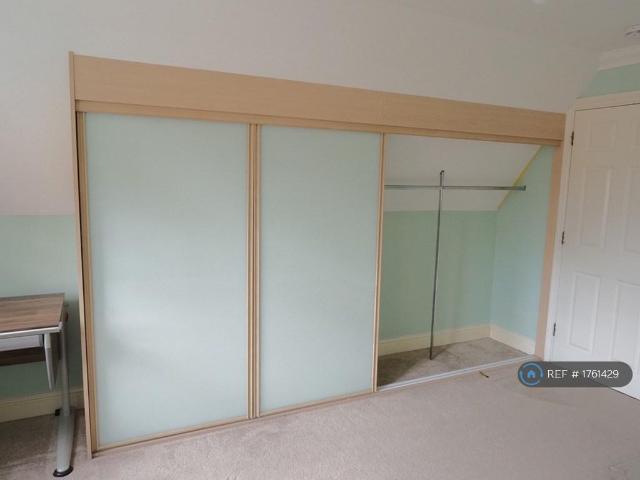 1 bedroom house share to rent