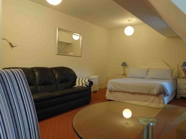 1 bedroom house share to rent