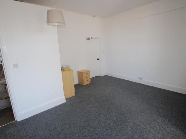 1 bedroom house share to rent