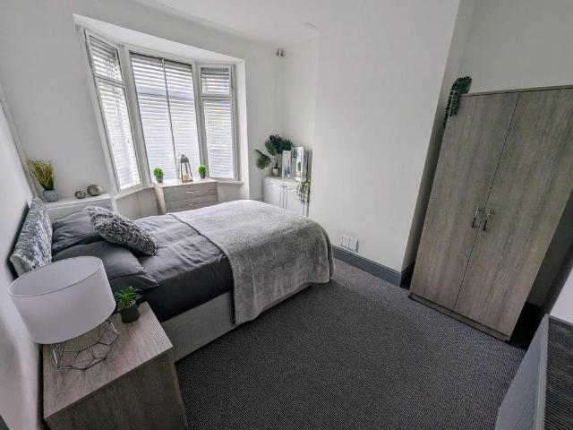 1 bedroom house share to rent