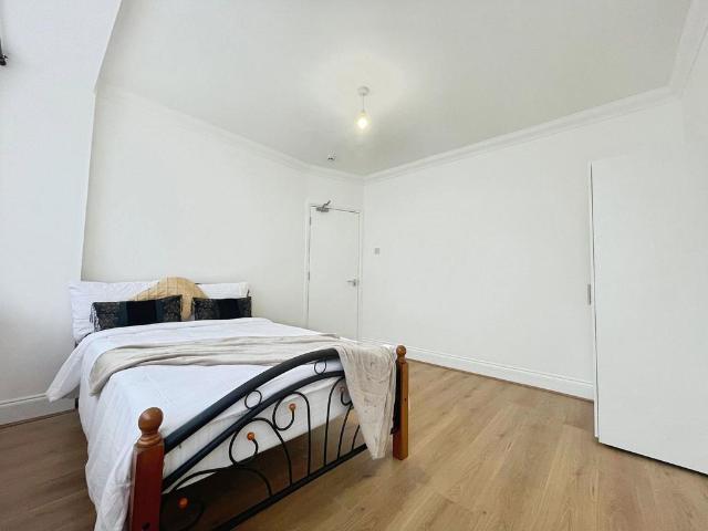 1 bedroom house share to rent