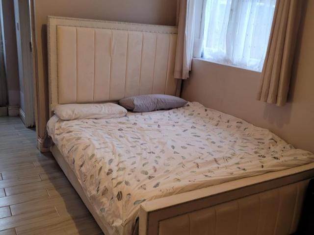 1 bedroom house share to rent