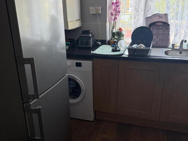 1 bedroom house share to rent