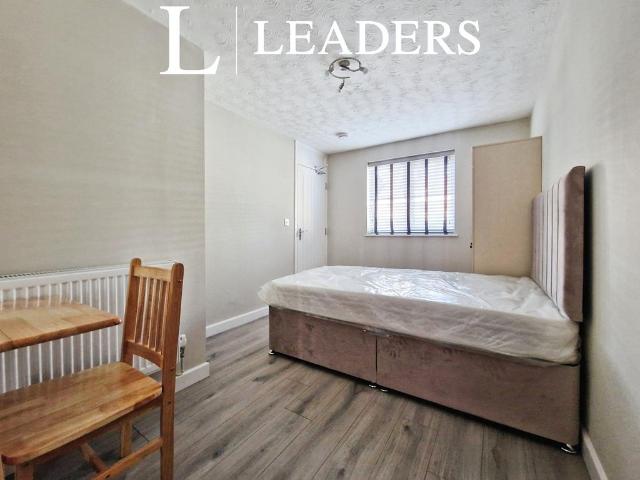 1 bedroom house share to rent