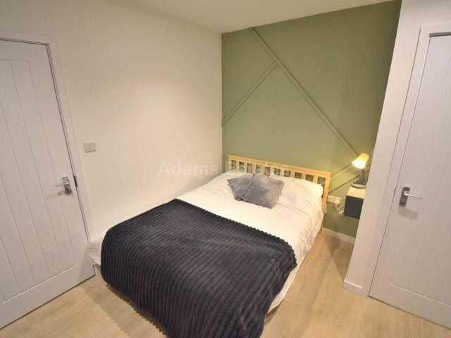 1 bedroom house share to rent