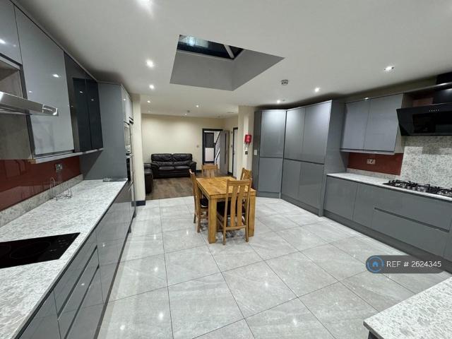 1 bedroom house share to rent
