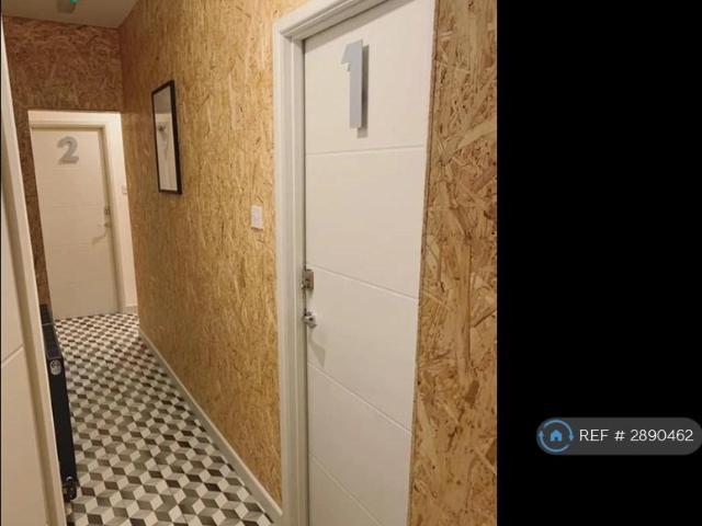 1 bedroom house share to rent