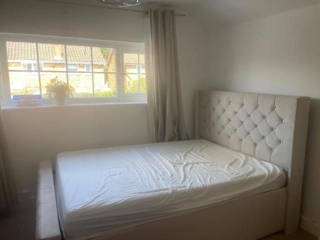 1 bedroom house share to rent