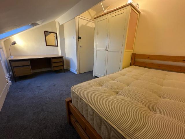 1 bedroom house share to rent
