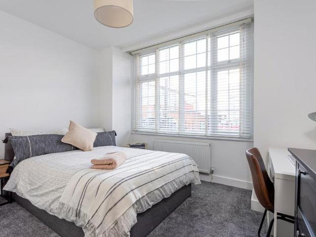 1 bedroom house share to rent