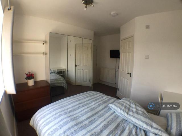 1 bedroom house share to rent