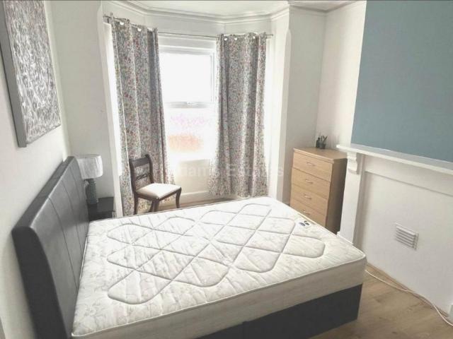 1 bedroom house share to rent