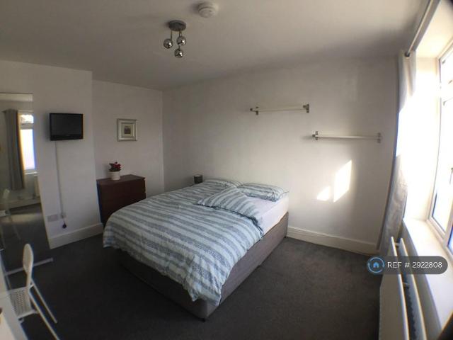 1 bedroom house share to rent