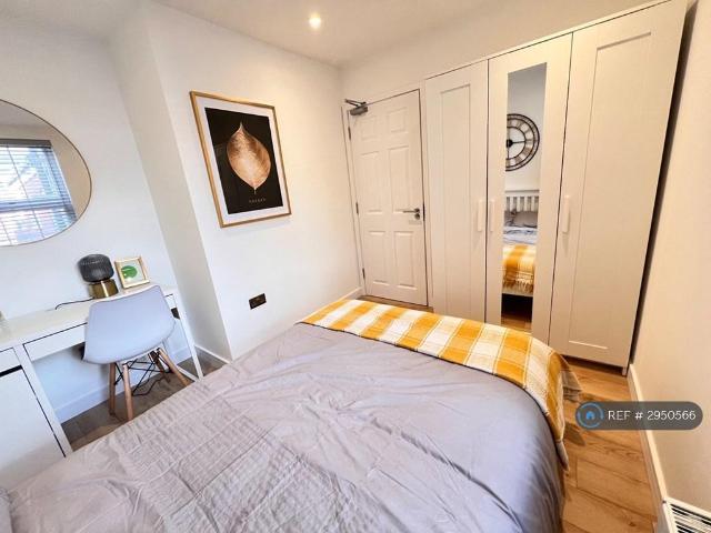 1 bedroom house share to rent
