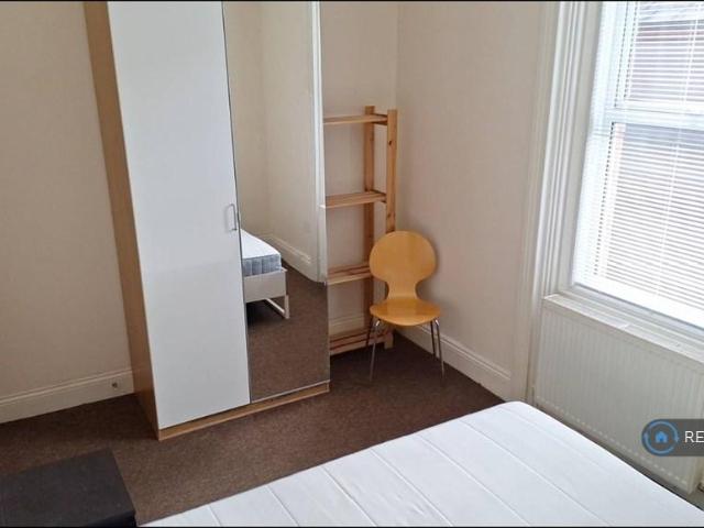 1 bedroom house share to rent