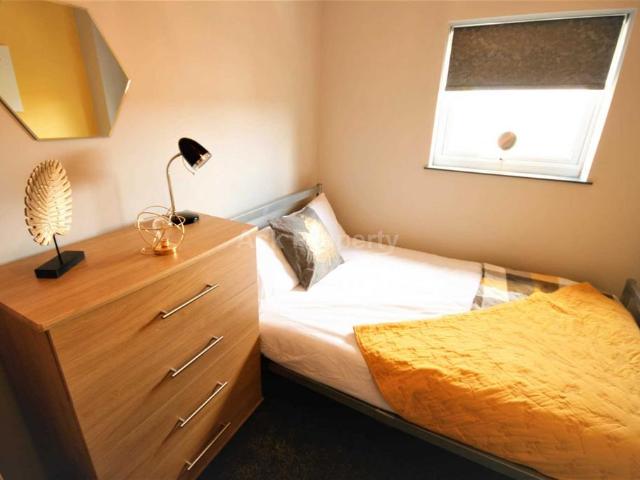 1 bedroom house share to rent