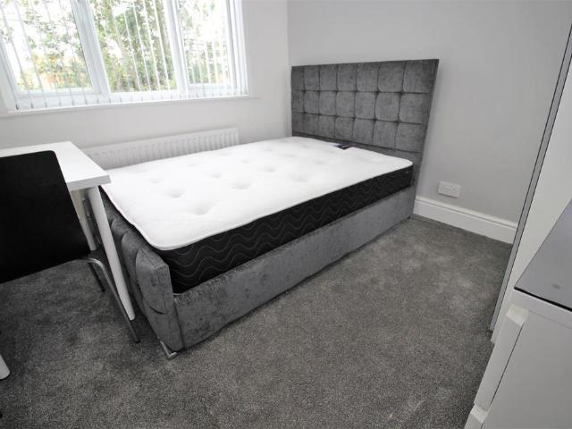 1 bedroom house share to rent