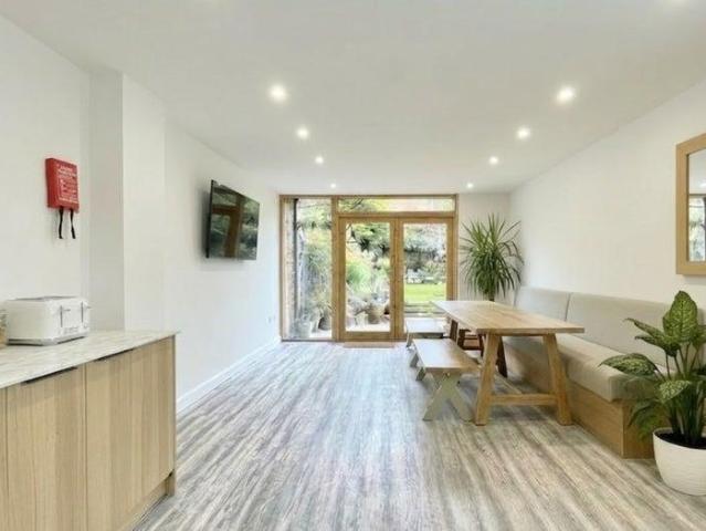1 bedroom house share to rent