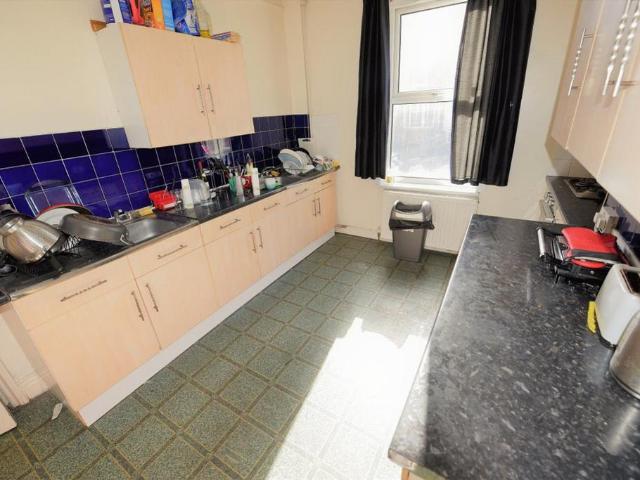 1 bedroom house share to rent
