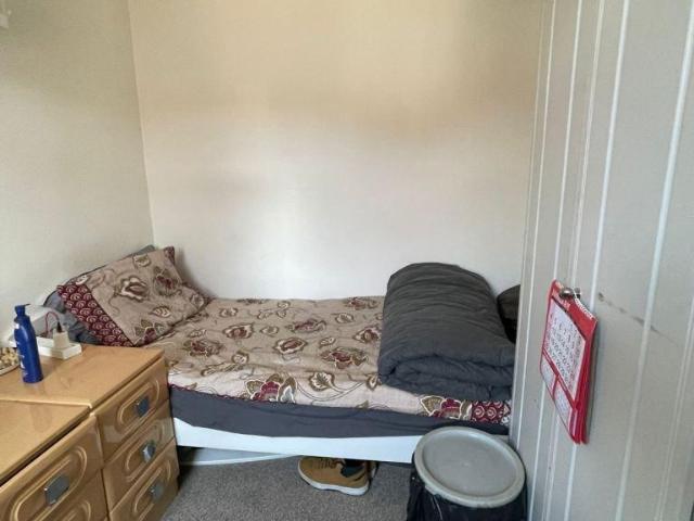 1 bedroom house share to rent