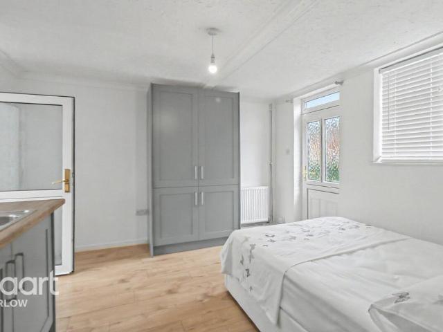 1 bedroom house share to rent