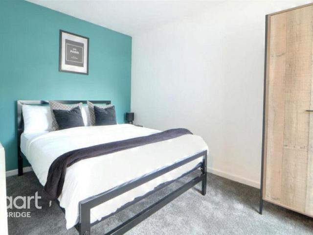 1 bedroom house share to rent