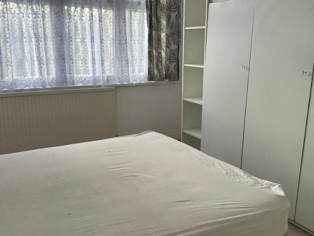 1 bedroom house share to rent