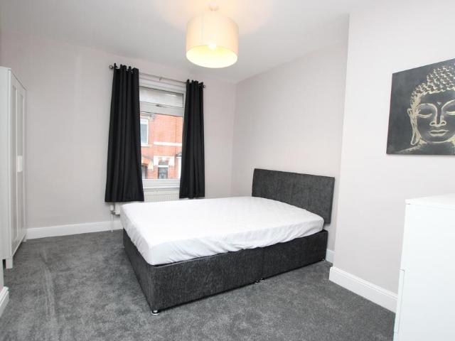 1 bedroom house share to rent