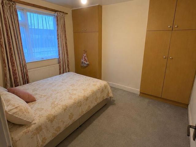 1 bedroom house share to rent