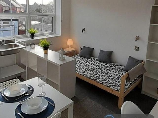 1 bedroom house share to rent