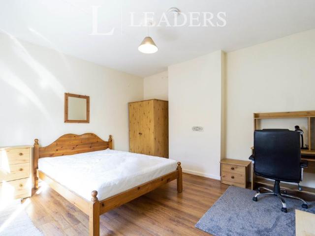 1 bedroom house share to rent