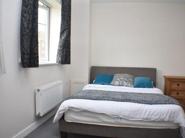 1 bedroom house share to rent