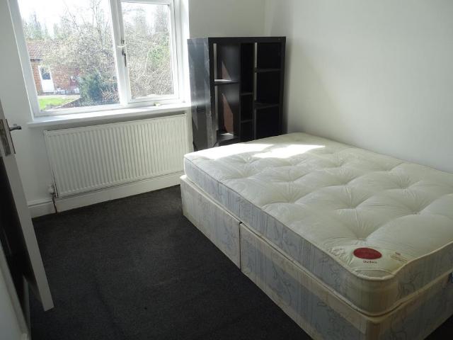 1 bedroom house share to rent