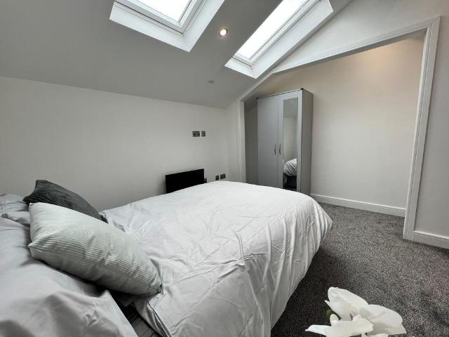 1 bedroom house share to rent
