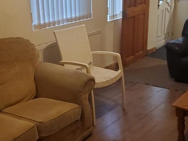 1 bedroom house share to rent