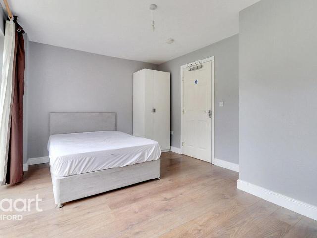 1 bedroom house share to rent