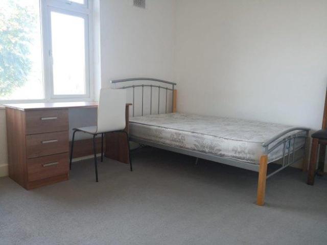 1 bedroom house share to rent