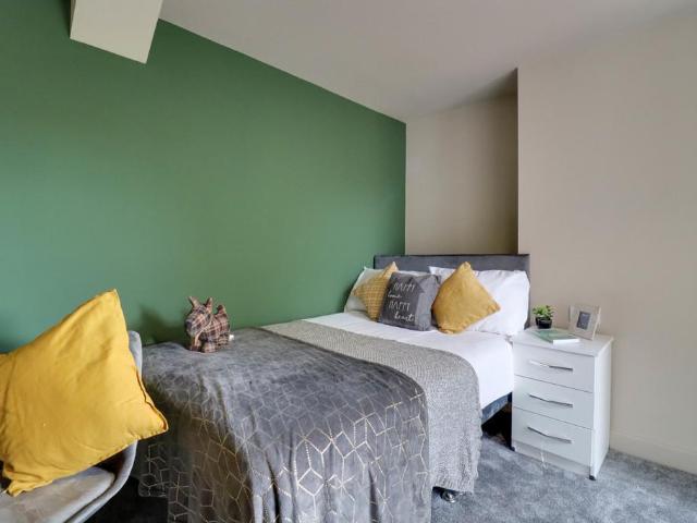 1 bedroom house share to rent