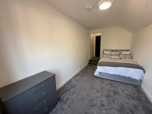 1 bedroom house share to rent
