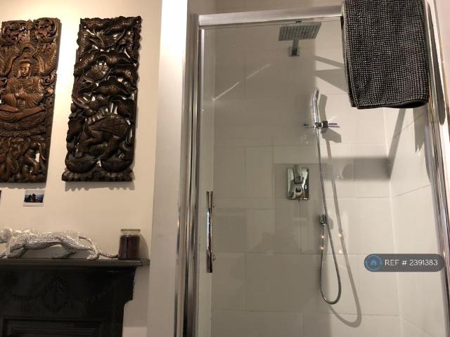 1 bedroom house share to rent