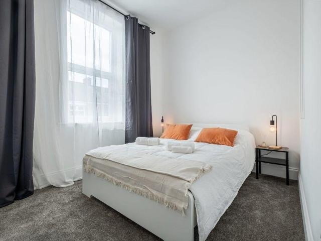 1 bedroom house share to rent