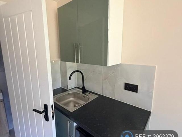 1 bedroom house share to rent