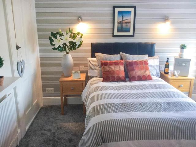 1 bedroom house share to rent