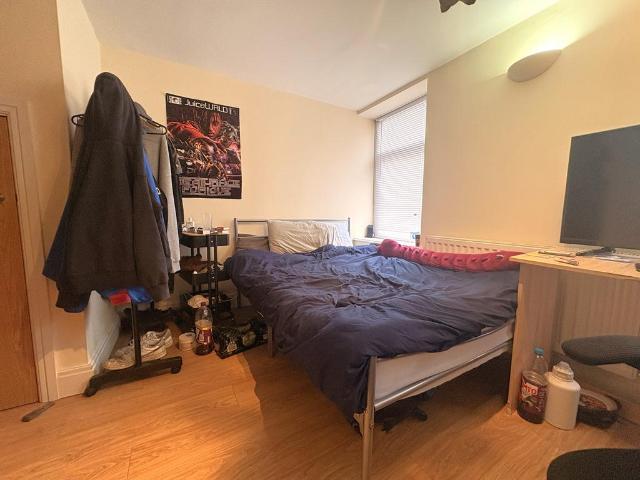 1 bedroom house share to rent
