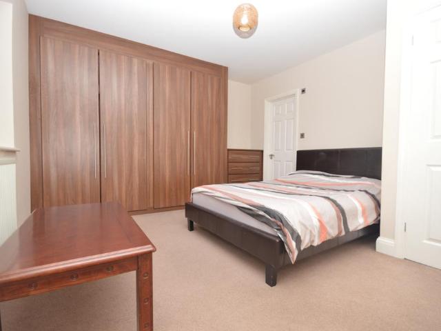 1 bedroom house share to rent