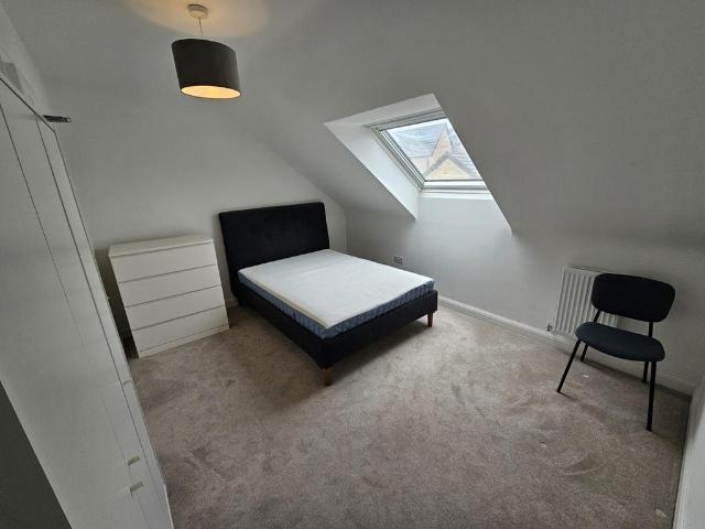 1 bedroom house share to rent